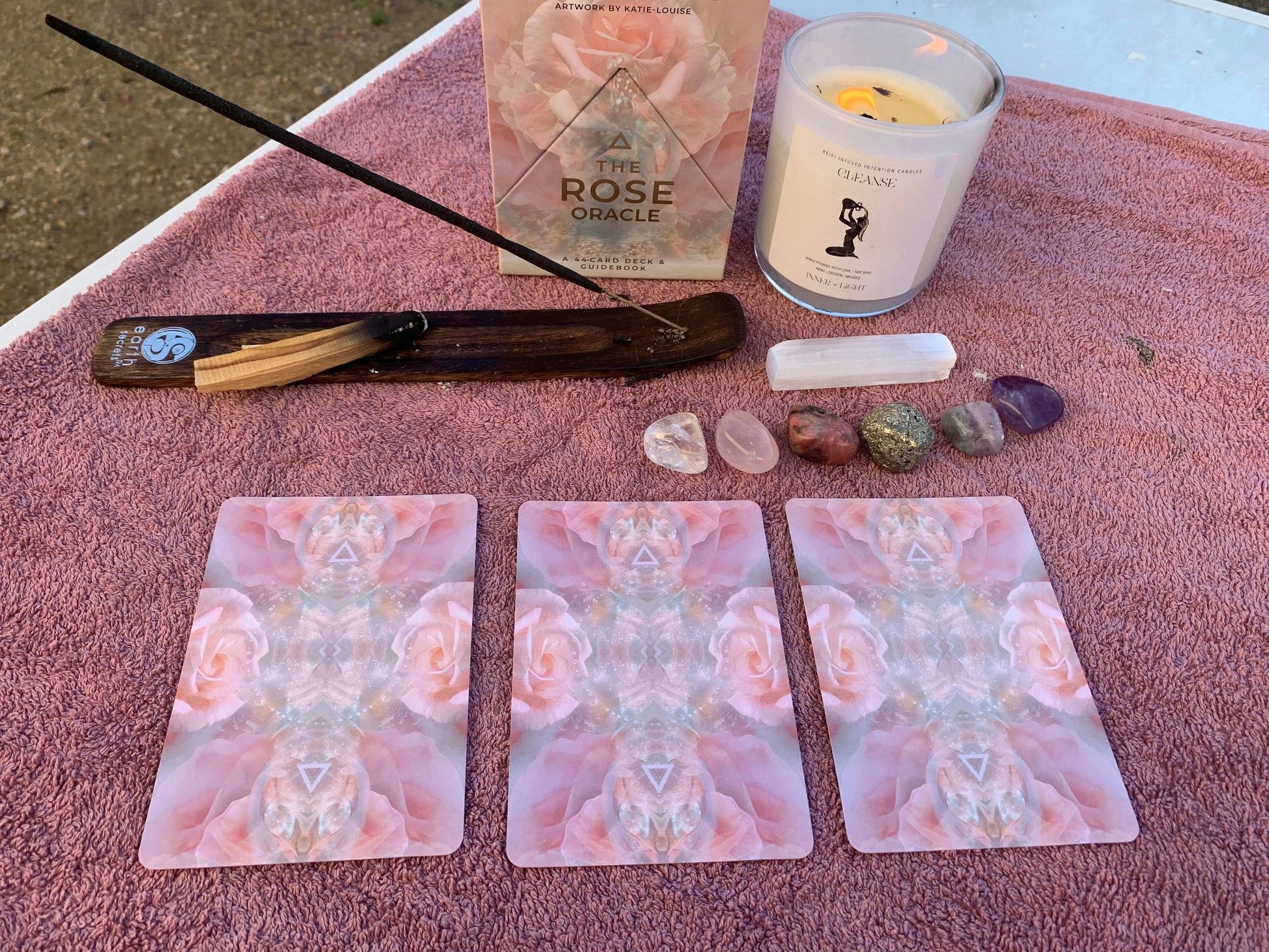 The Rose Oracle Cards – Light & Insight