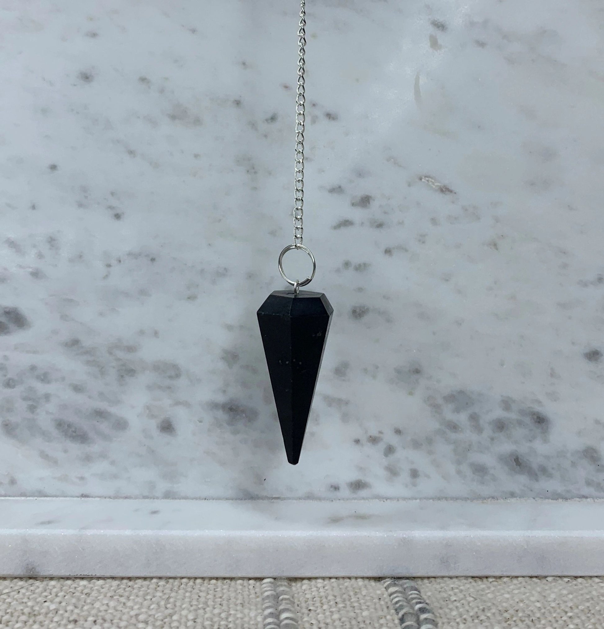 Black Tourmaline Pendulum – Light & Insight