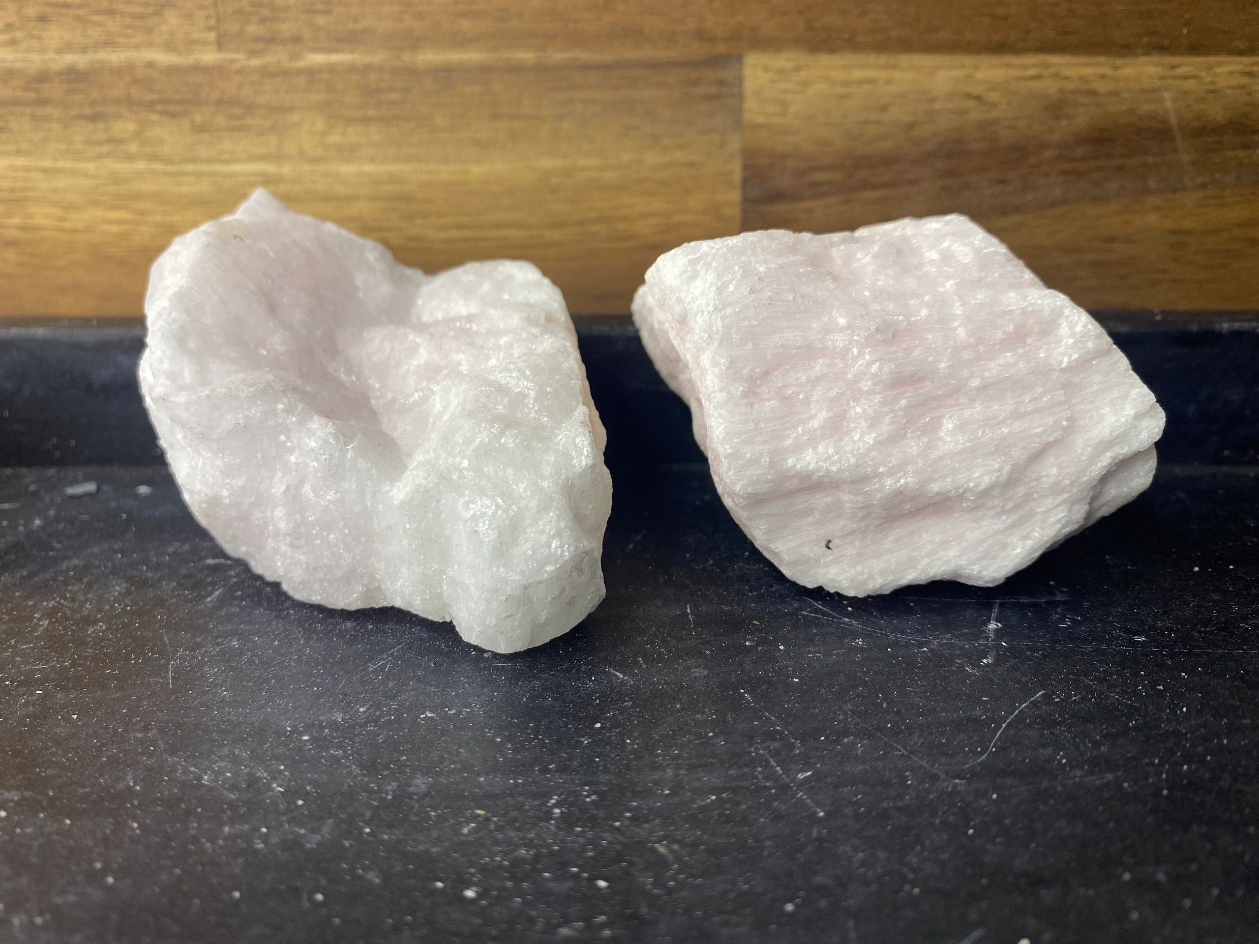 Mangano Calcite Rough – Light & Insight